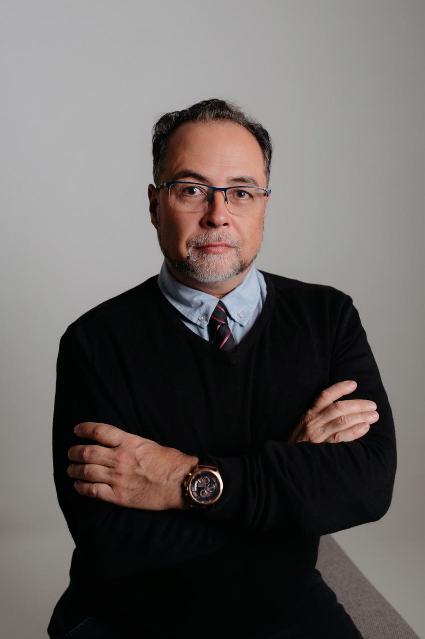 Dr Gilson Jr - Referência em Cirurgias Estéticas da Face
